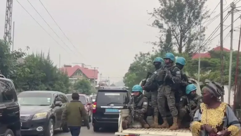 Sunt 288 de agenți de securitate români blocați în Congo. Luptătorii au ...